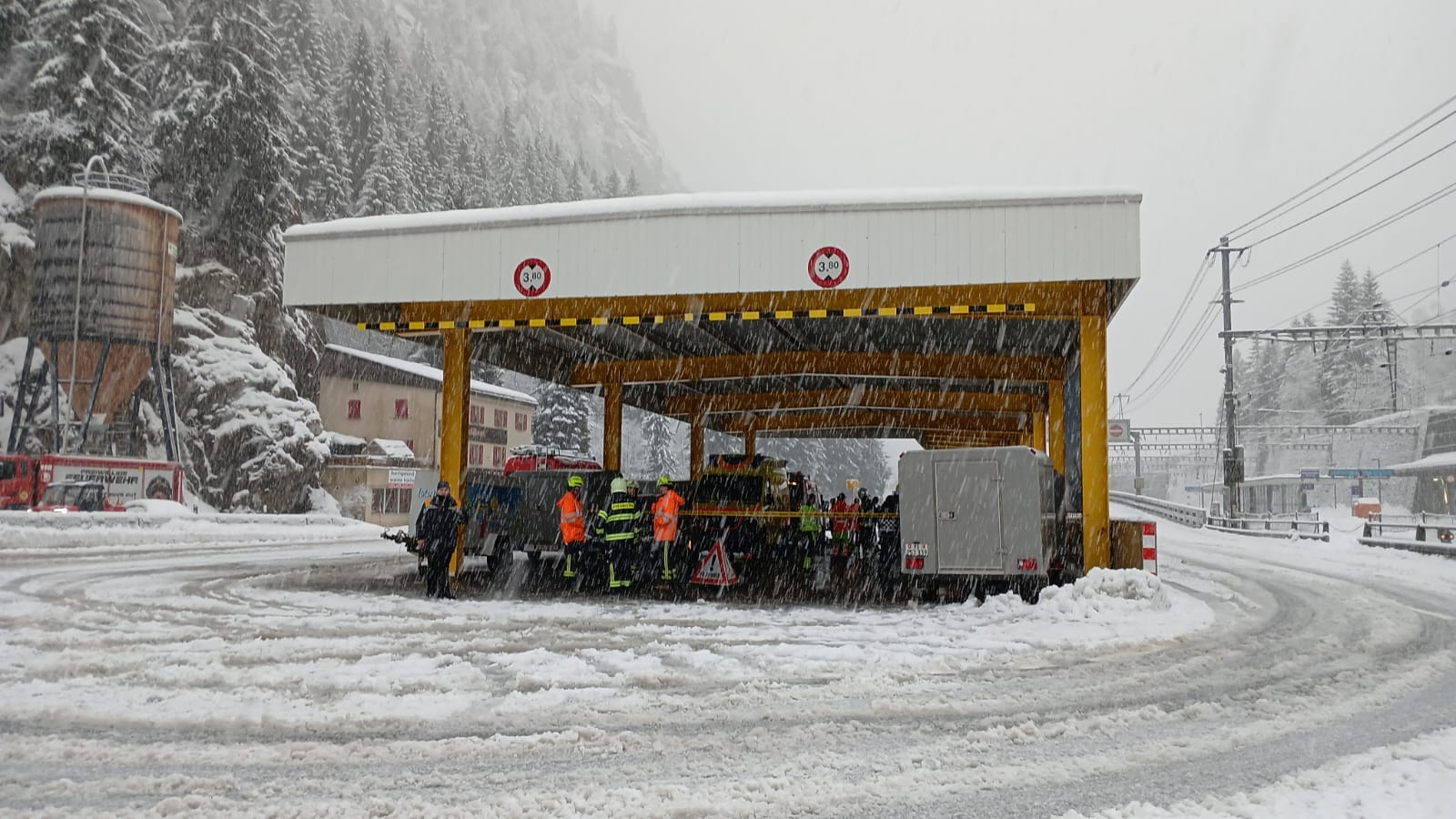 Train derails between Goppenstein and Hohtenn – injuries suspected, 30 ...